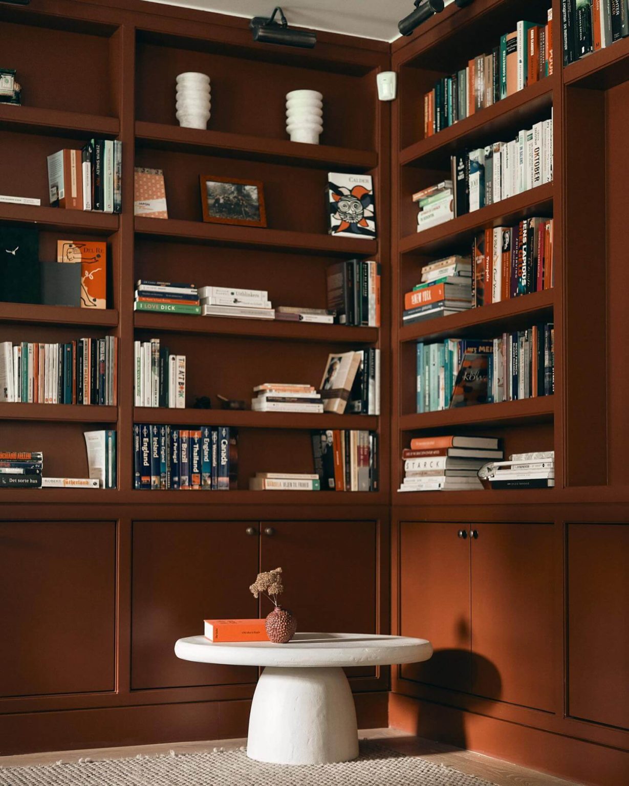 Creative Small Home Library Ideas for Cozy Reading Nooks - Evinco Design