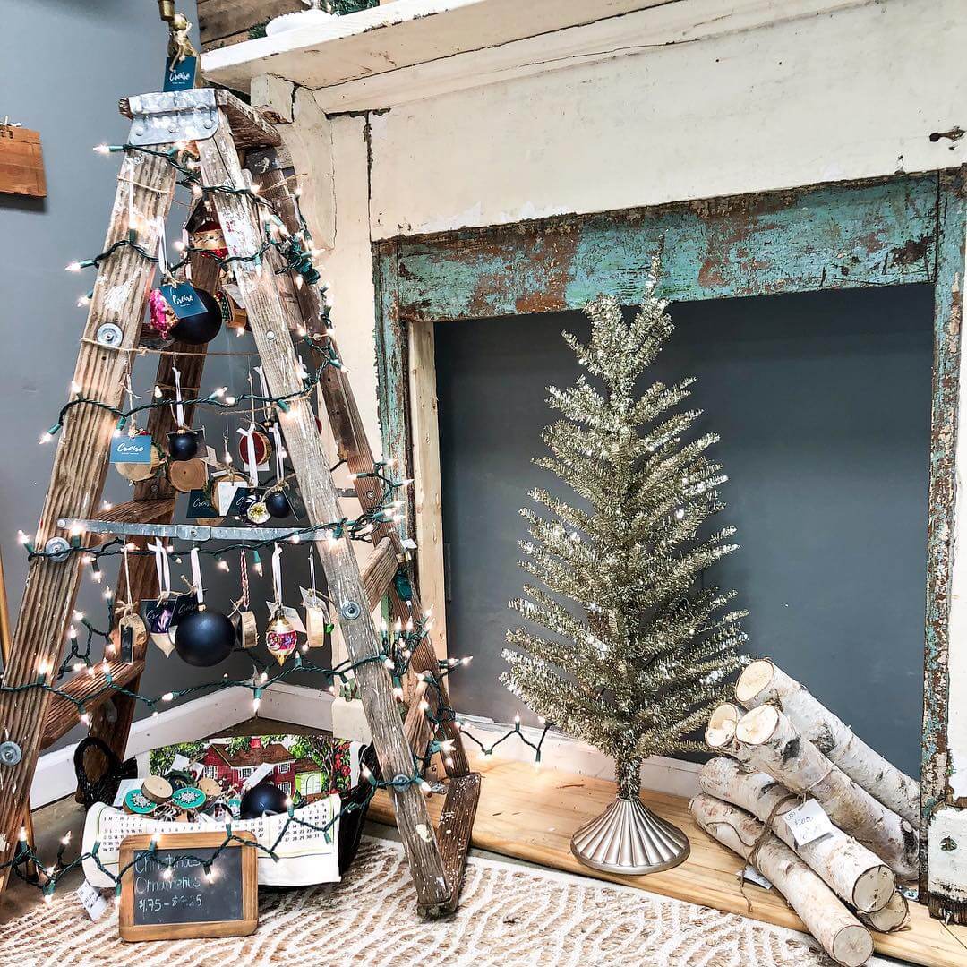 17+ Unique Christmas Ladder Tree Ideas to Inspire Your Holiday Decor