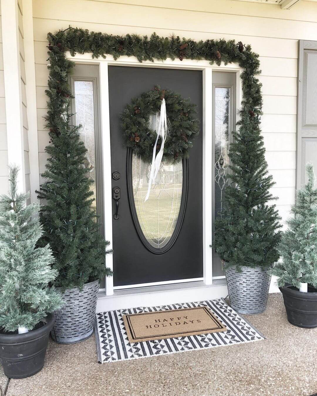 22 Christmas Front Door Decor Ideas For A Magical Entrance