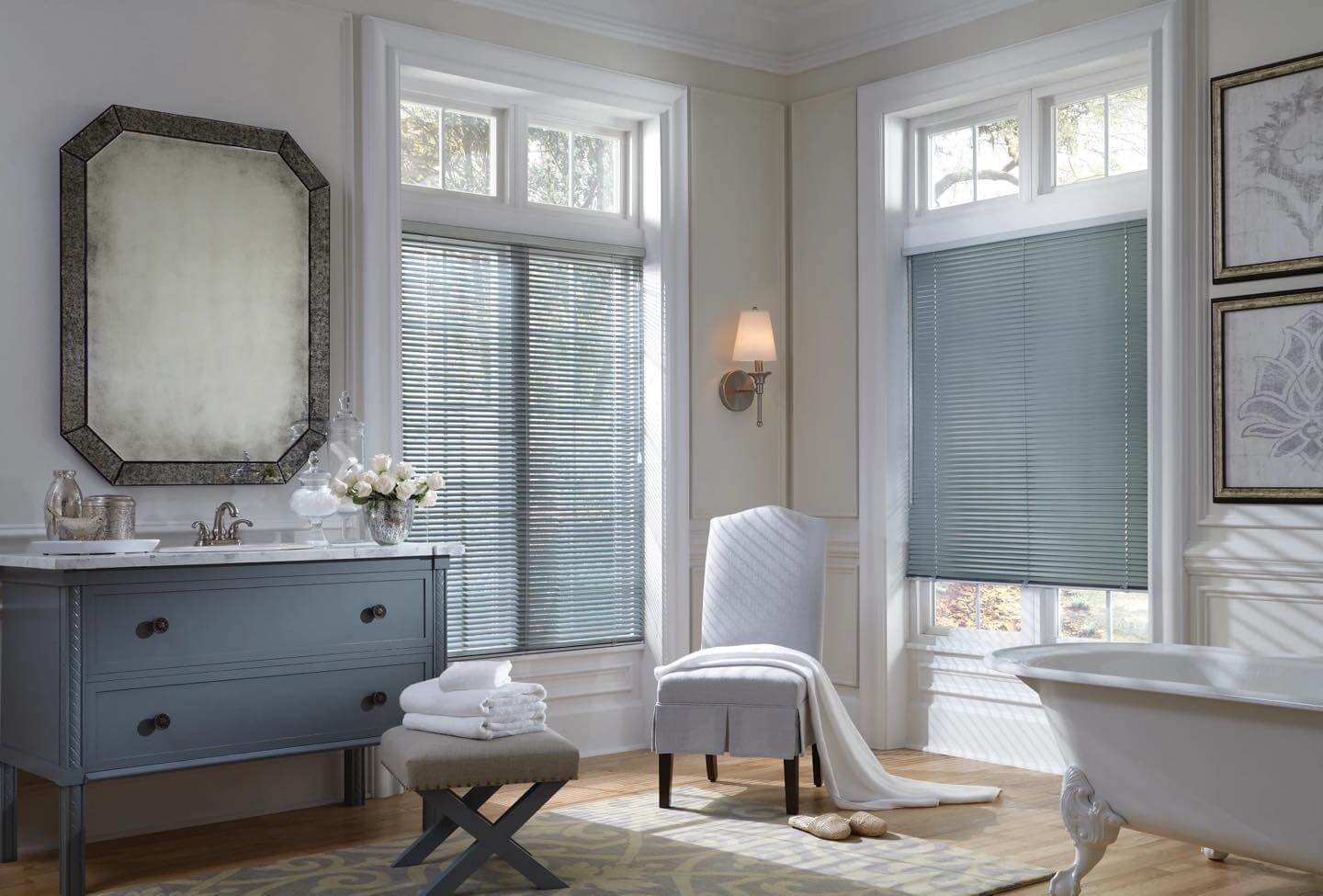 21+ Affordable Bathroom Window Privacy Ideas You'll Love - Evinco Design