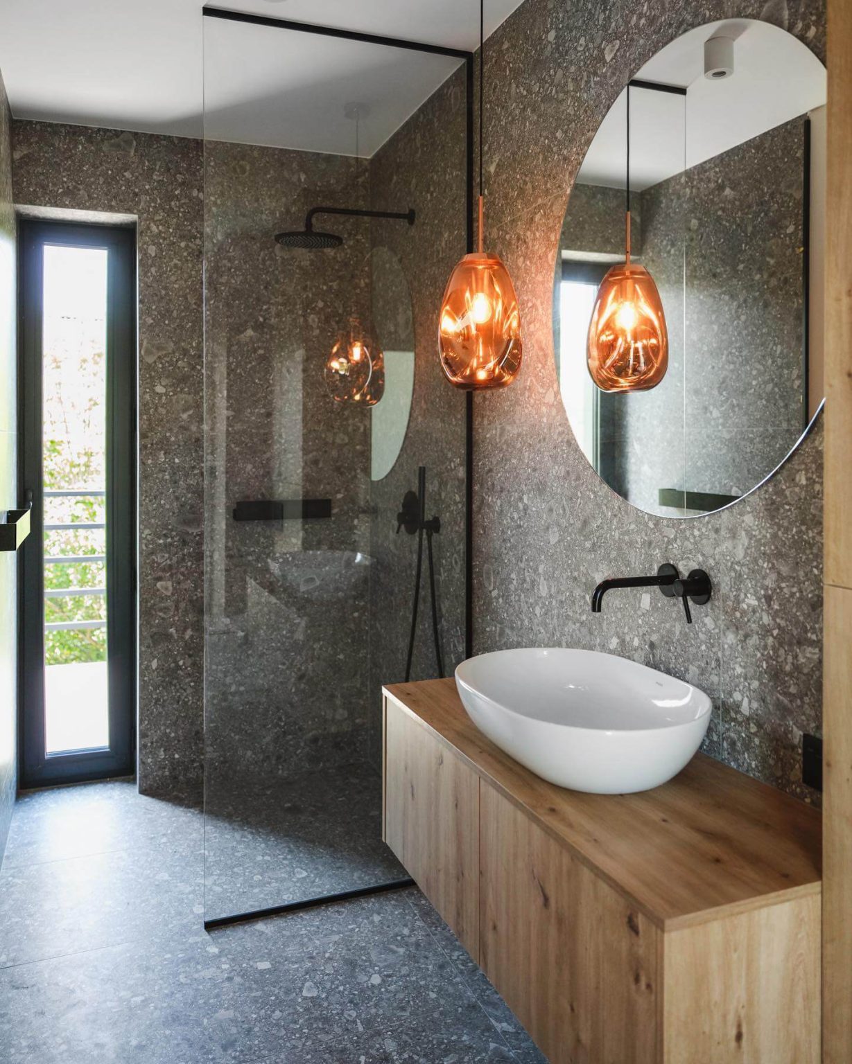 21+ Small Grey Bathroom Ideas to Maximize Space and Style - Evinco Design