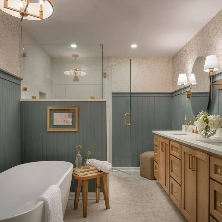 25+ Stunning Bathroom Wainscoting Ideas to Maximize Space - Evinco Design