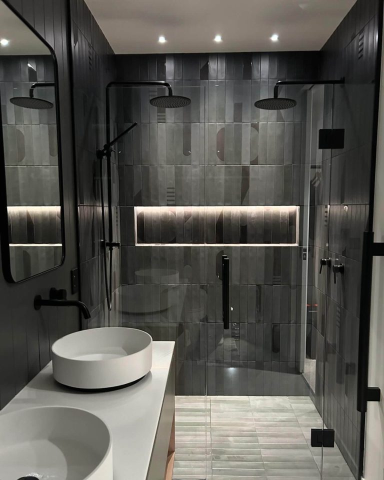27+ Elegant Moody Bathroom Ideas to Transform Your Space - Evinco Design