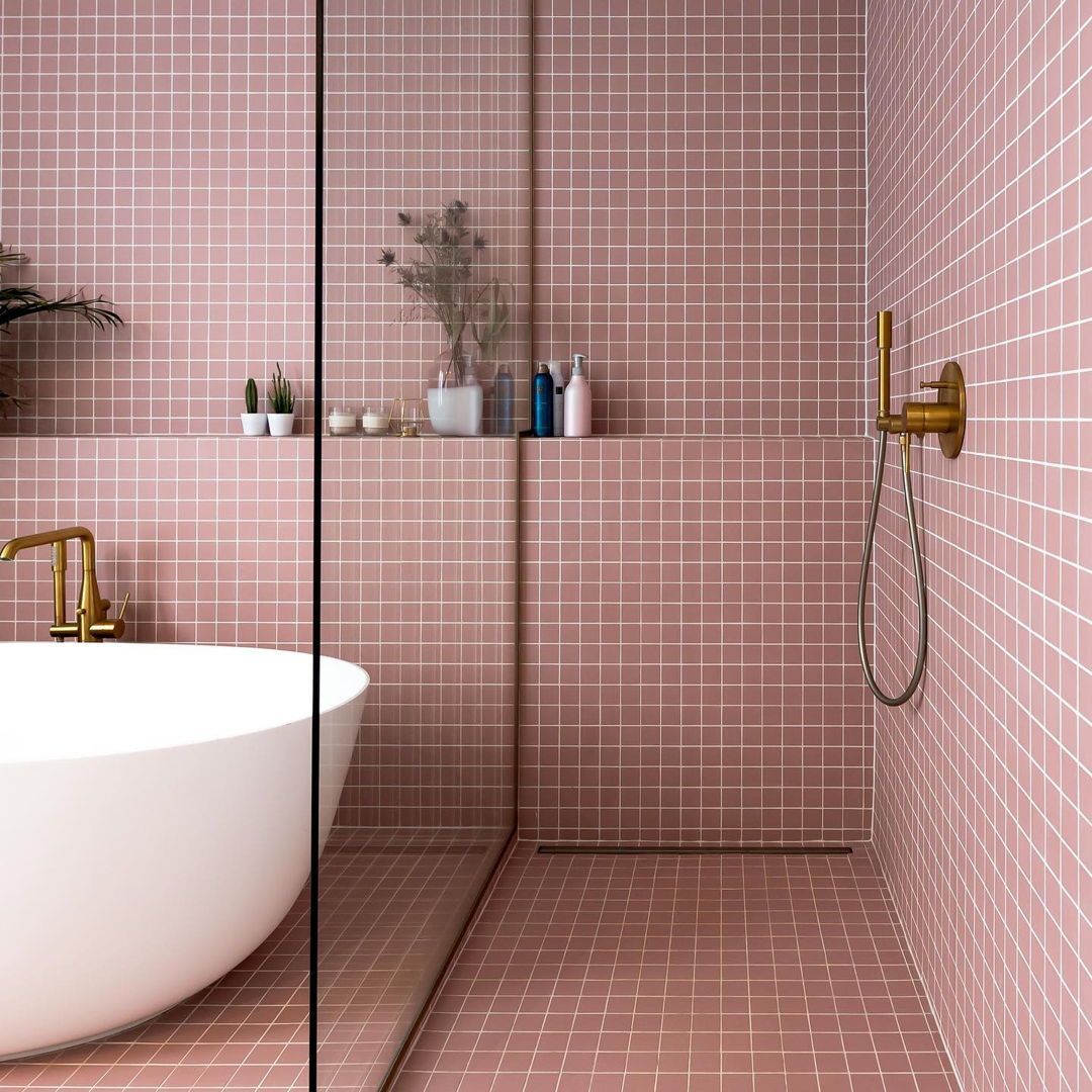 35+ Creative Shower Tile Ideas for a Standout Bathroom Look - Evinco Design