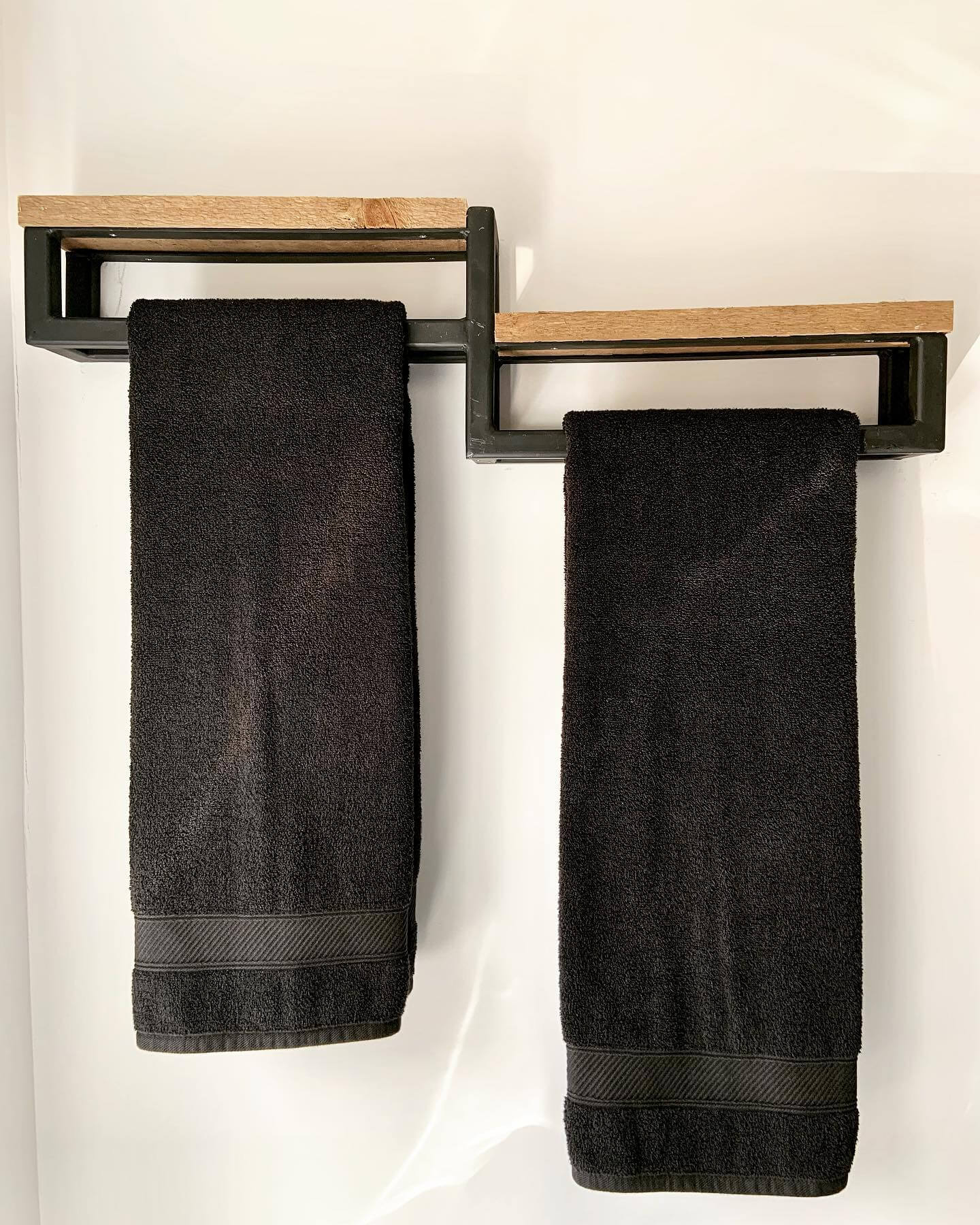 23+ Trendy Bathroom Towel Rack Ideas Using Wood, Metal, and More ...