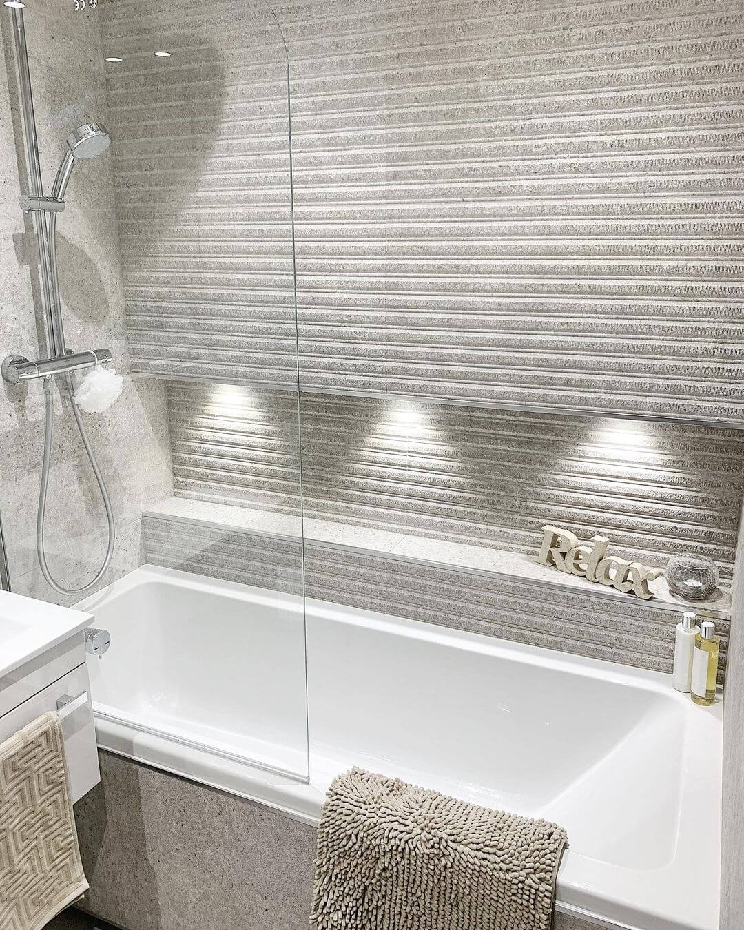 21+ Small Grey Bathroom Ideas to Maximize Space and Style - Evinco Design