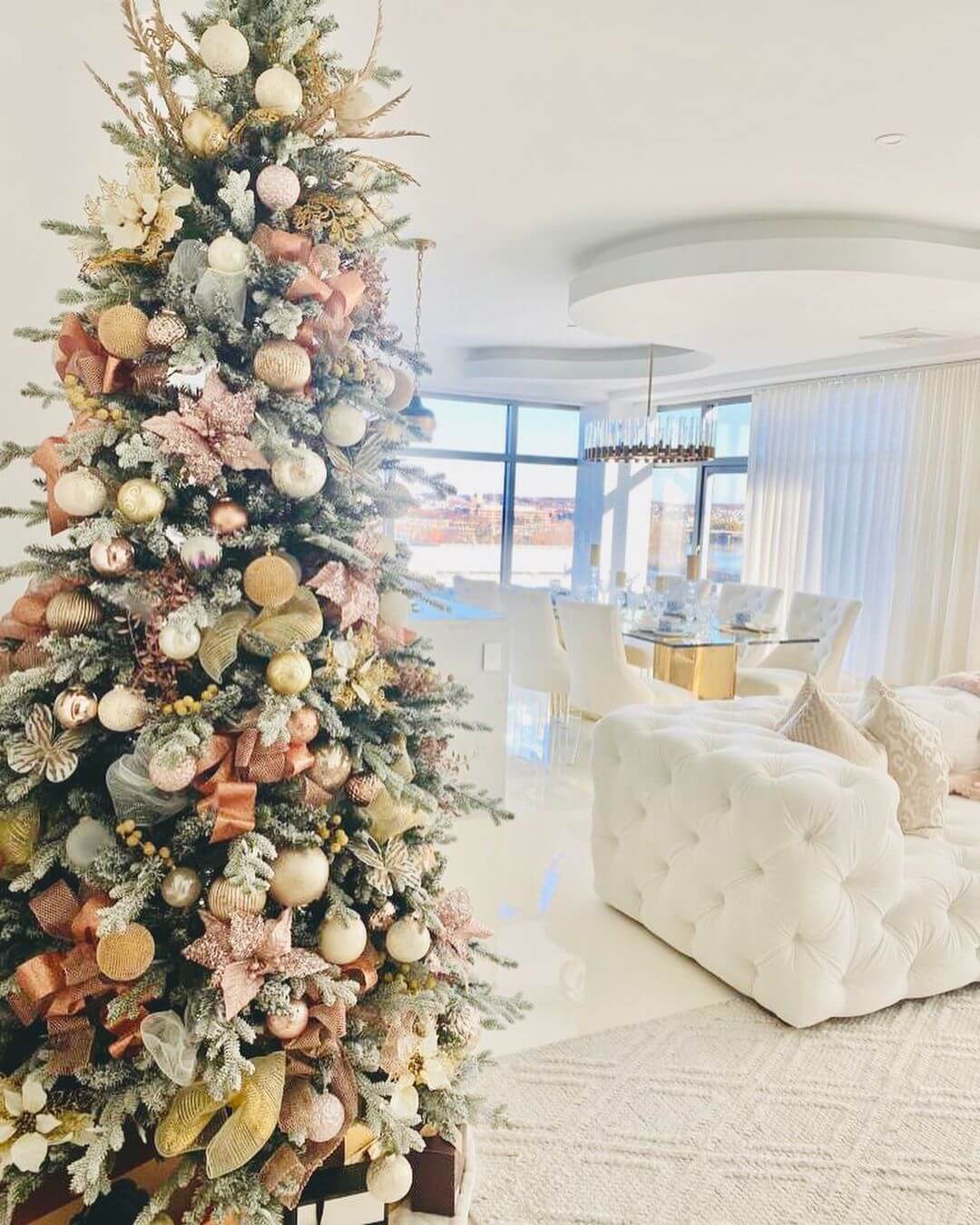 25 Rose Gold Christmas Decor Ideas for a Glam Holiday Look
