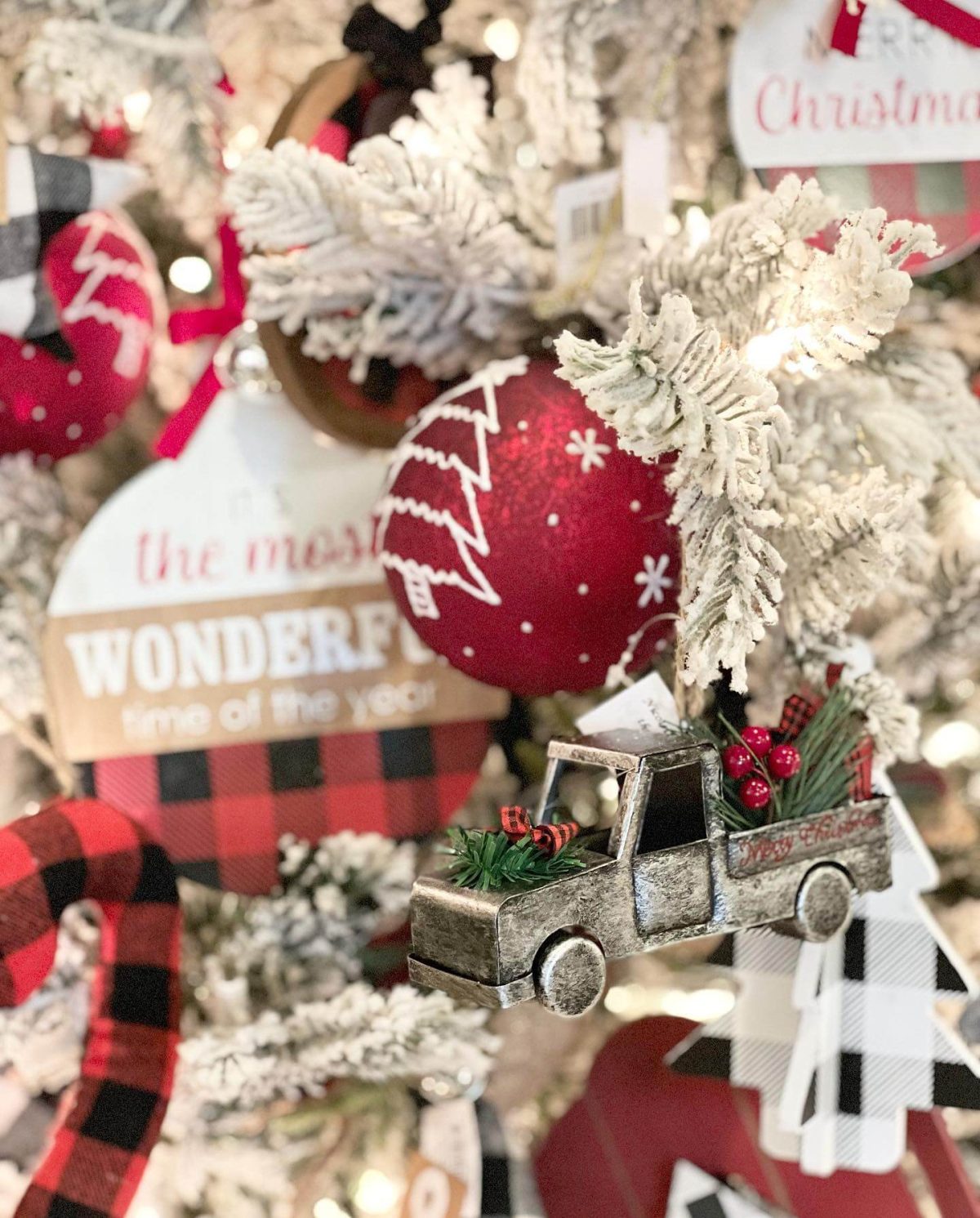 13+ Buffalo Check Christmas Decor Ideas for Every Room in Your Home