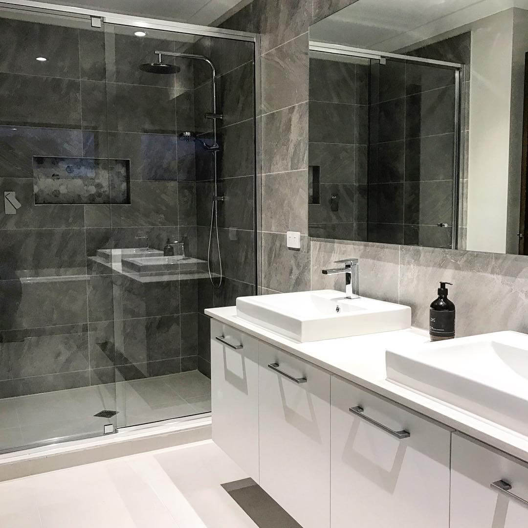 21+ Small Grey Bathroom Ideas to Maximize Space and Style - Evinco Design