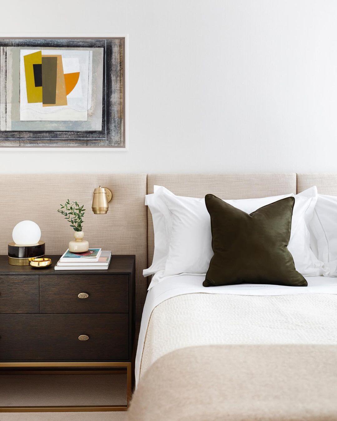 Modern & Cozy Guest Bedroom Ideas to Impress Your Visitors