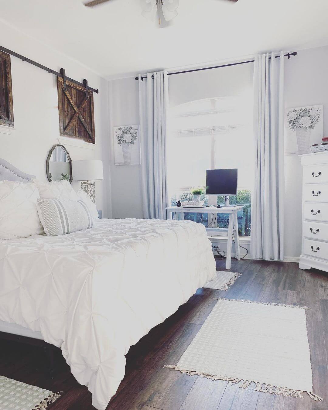 21+ Stylish Bedroom Office Ideas For Productive Remote Work - Evinco Design