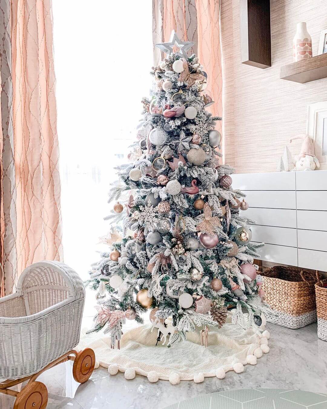 25 Rose Gold Christmas Decor Ideas for a Glam Holiday Look