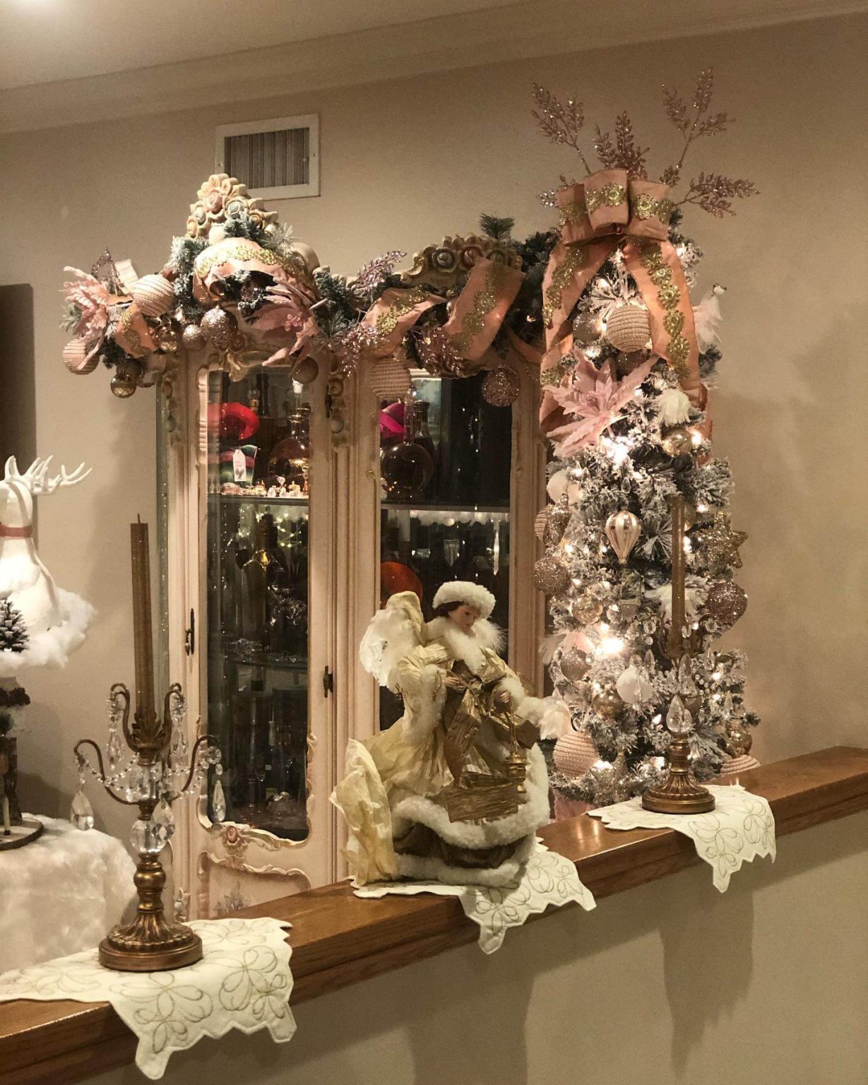 25 Rose Gold Christmas Decor Ideas for a Glam Holiday Look