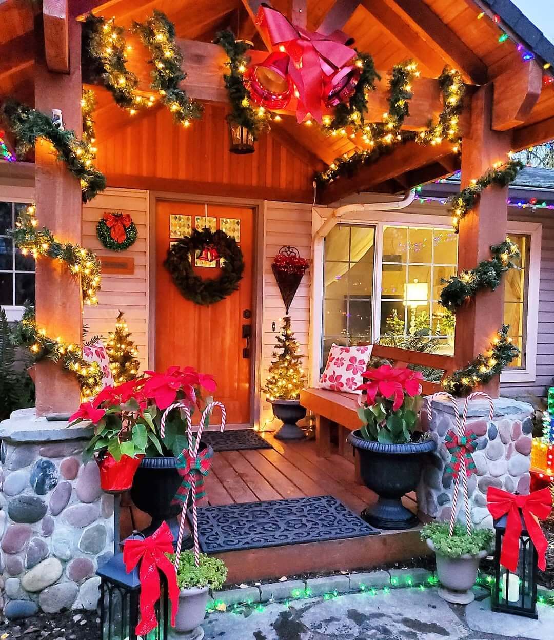 20+ Christmas Porch Decorations for a Festive Front Entry - Evinco Design