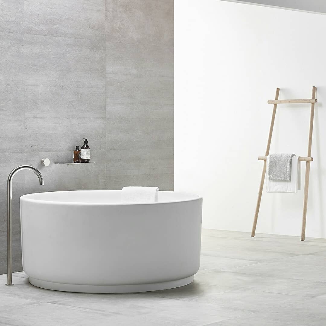 21+ Small Grey Bathroom Ideas to Maximize Space and Style - Evinco Design