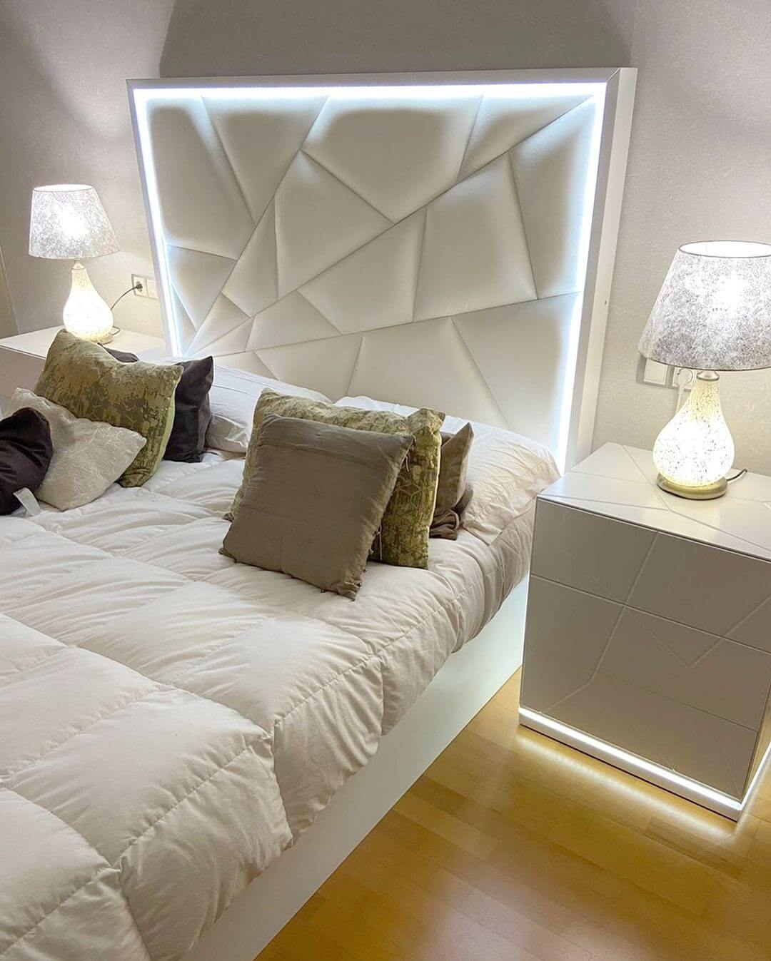 21+ Minimalist White Bedroom Ideas for a Cozy Retreat - Evinco Design