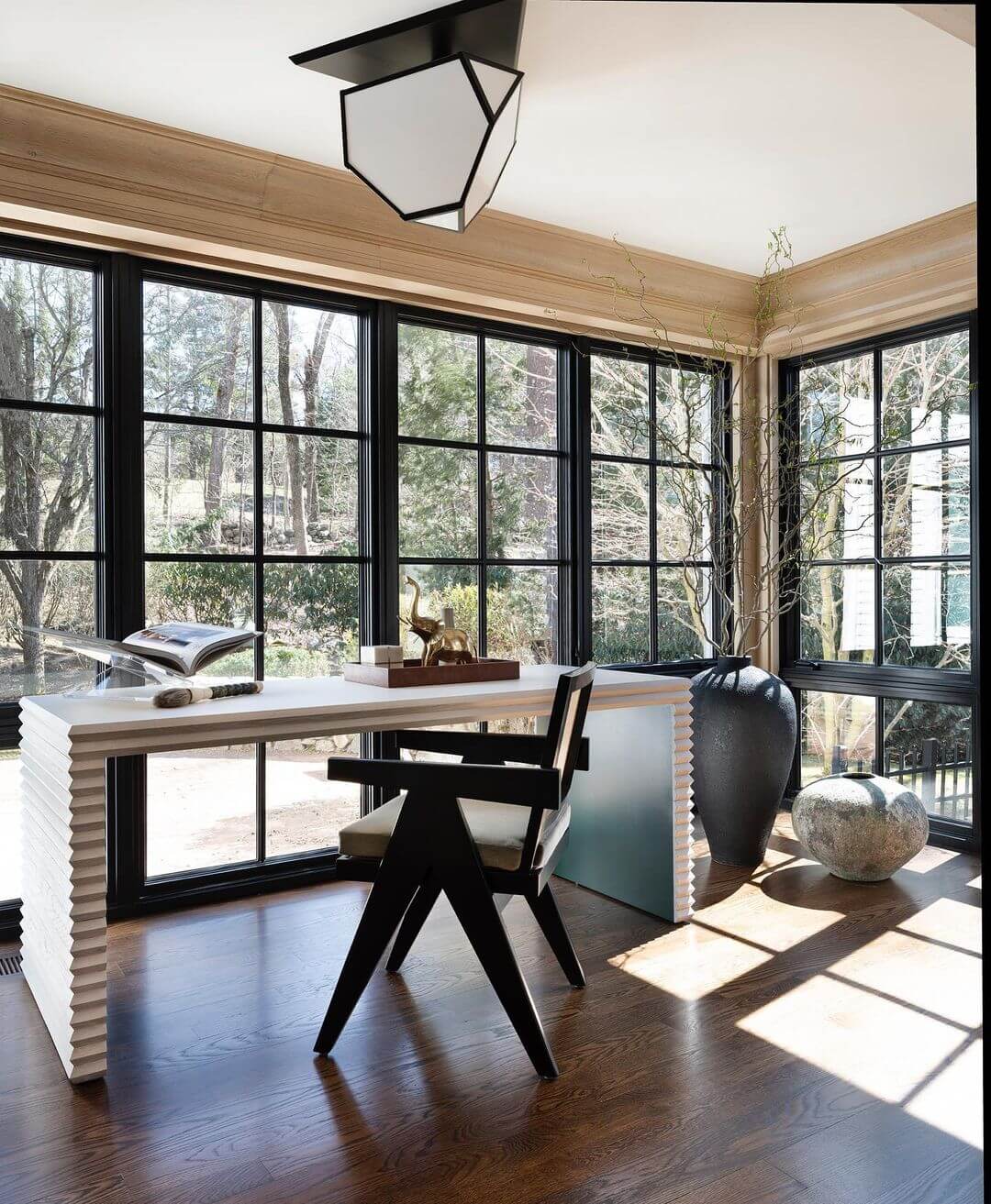 21+ Stylish Bedroom Office Ideas For Productive Remote Work - Evinco Design
