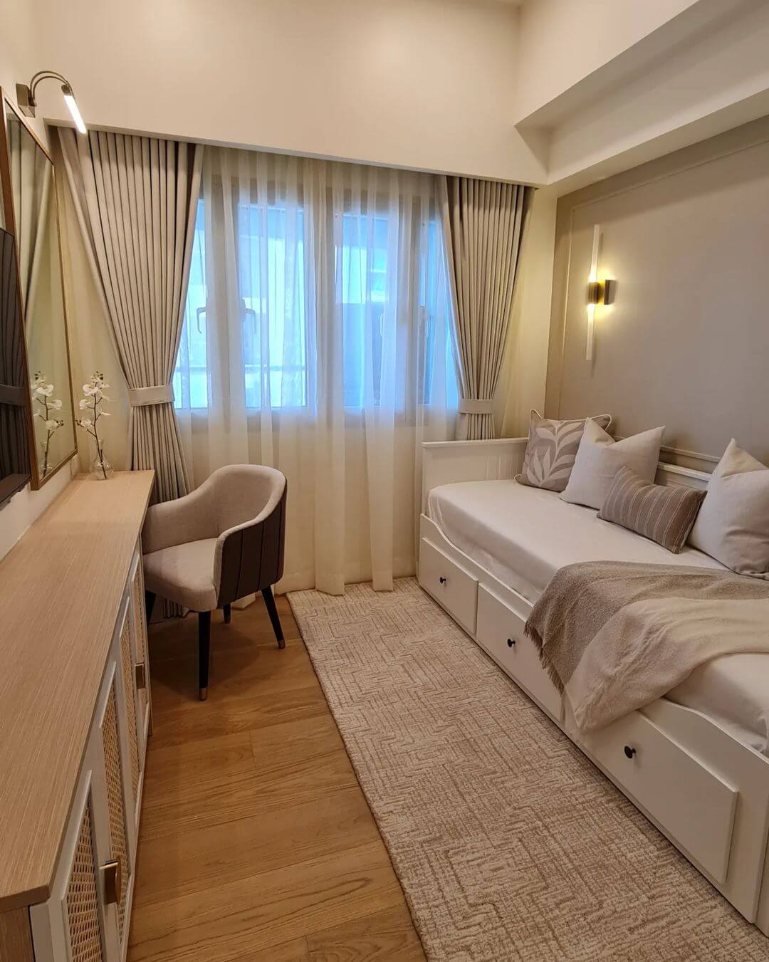 Modern & Cozy Guest Bedroom Ideas to Impress Your Visitors