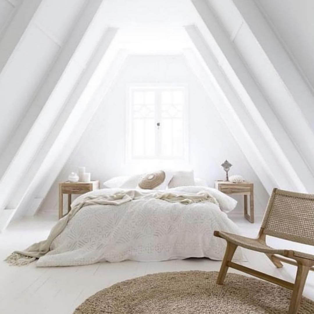 19+ Cozy Attic Bedroom Ideas for a Relaxing Master Retreat - Evinco Design