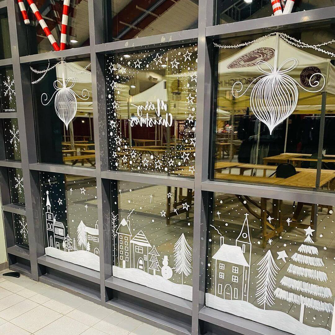 23+ Festive Christmas Window Decor Ideas to Brighten Up Your Home