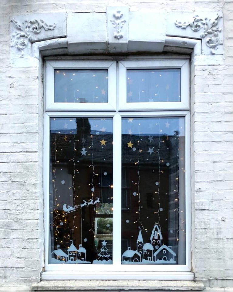 23+ Festive Christmas Window Decor Ideas to Brighten Up Your Home