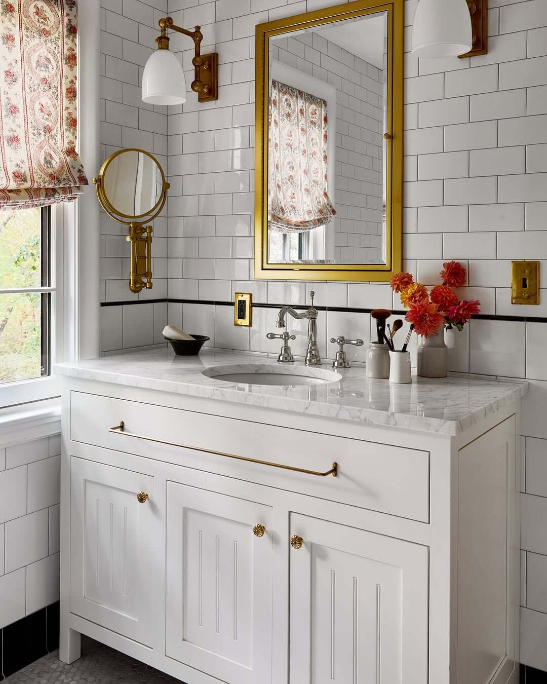 19 Stylish Small Bathroom Vanities That Maximize Space and Elegance ...
