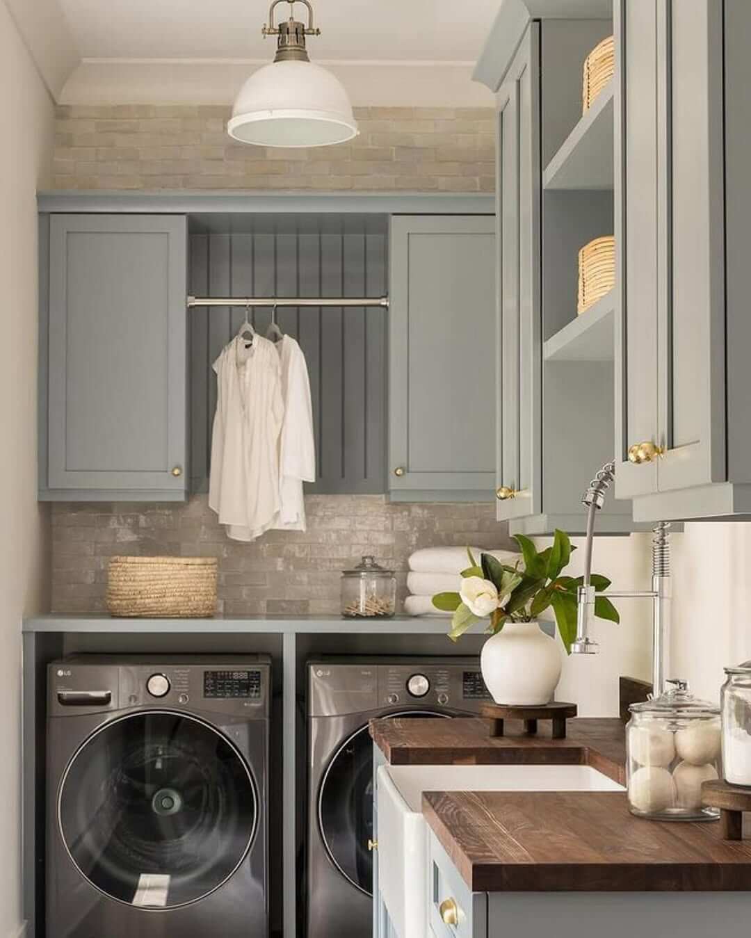 15+ Smart Laundry Room Hanging Ideas to Maximize Space & Function