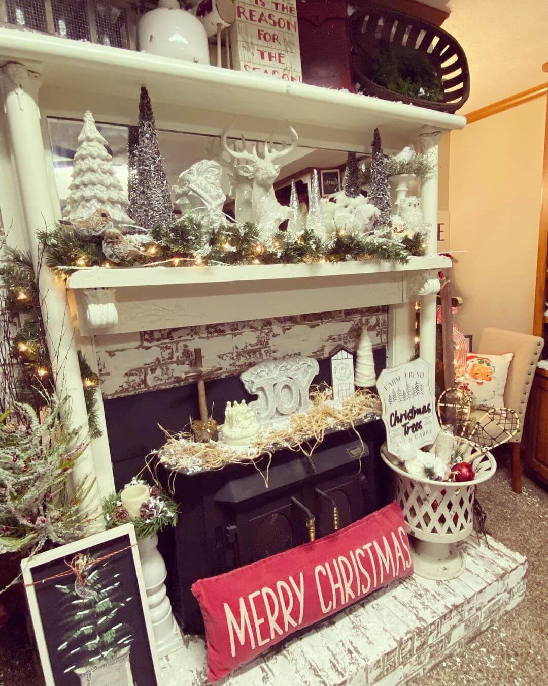 22+ Creative Christmas Mantle Decor Ideas for a Picture-Perfect Setup