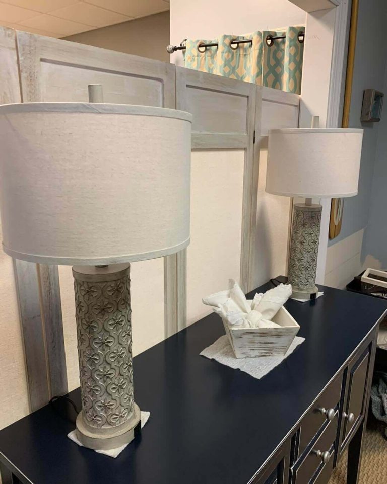 22+ Best Rustic Bedroom Lamps to Enhance Your Bedroom’s Aesthetic