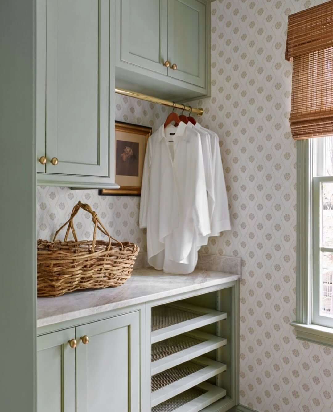 15+ Smart Laundry Room Hanging Ideas to Maximize Space & Function