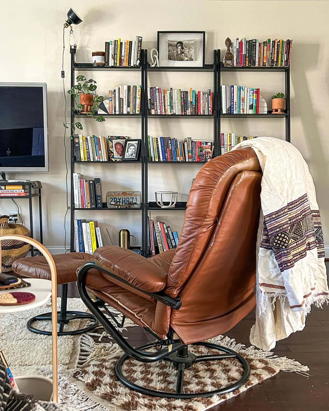 31+ Stunning DIY Library Wall Ideas for a Home Book Haven