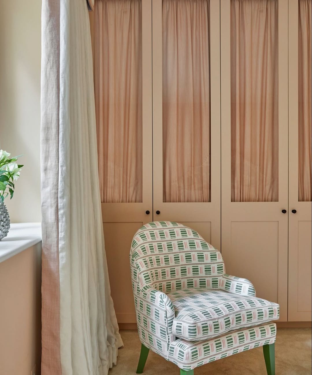 21+ Best Bedroom Corner Designs for Small & Large Spaces