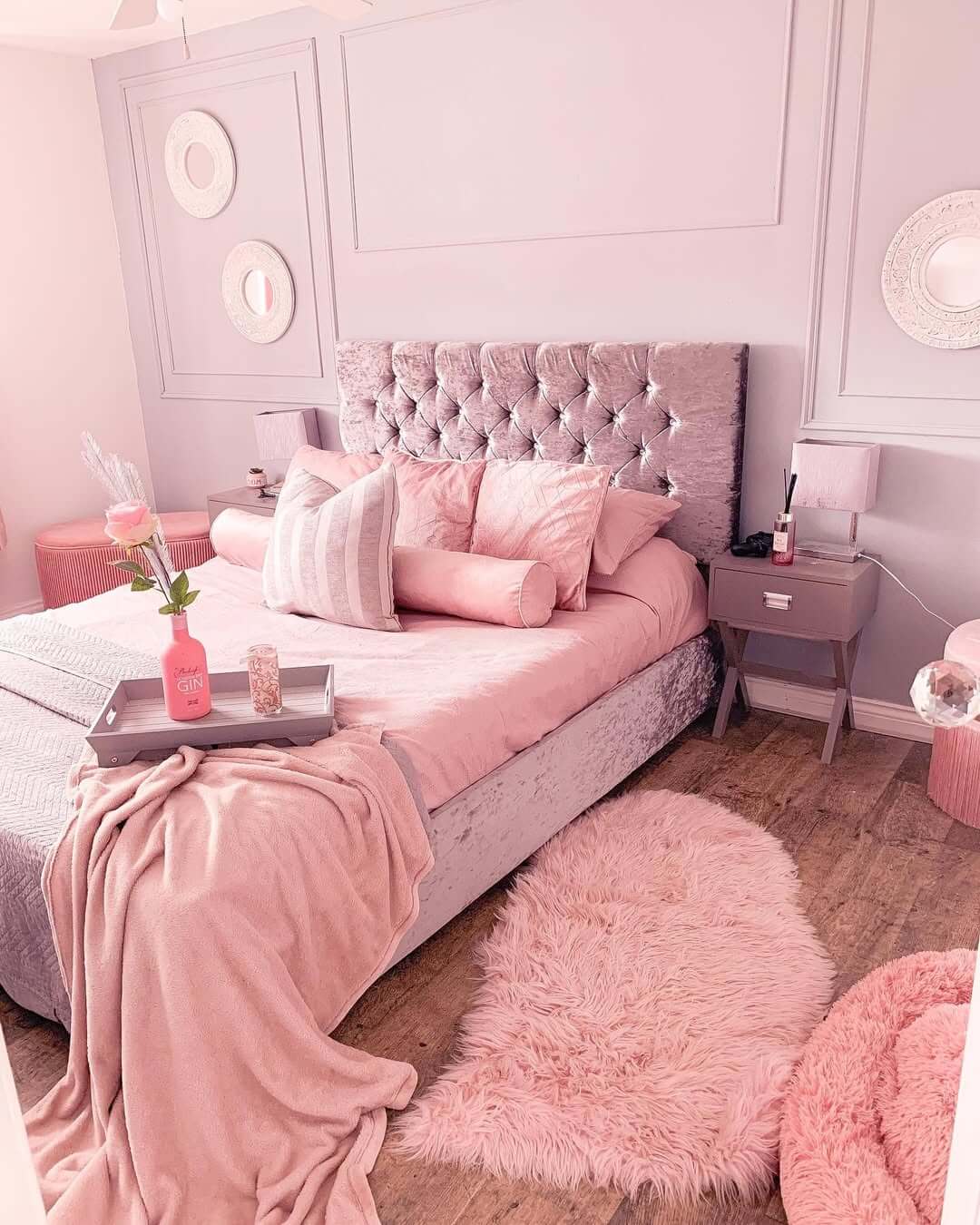29+ Pink Living Room Ideas for a Modern & Feminine Touch