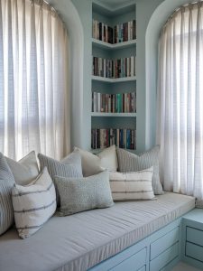 21+ Small Library Room Ideas to Maximize Space & Style