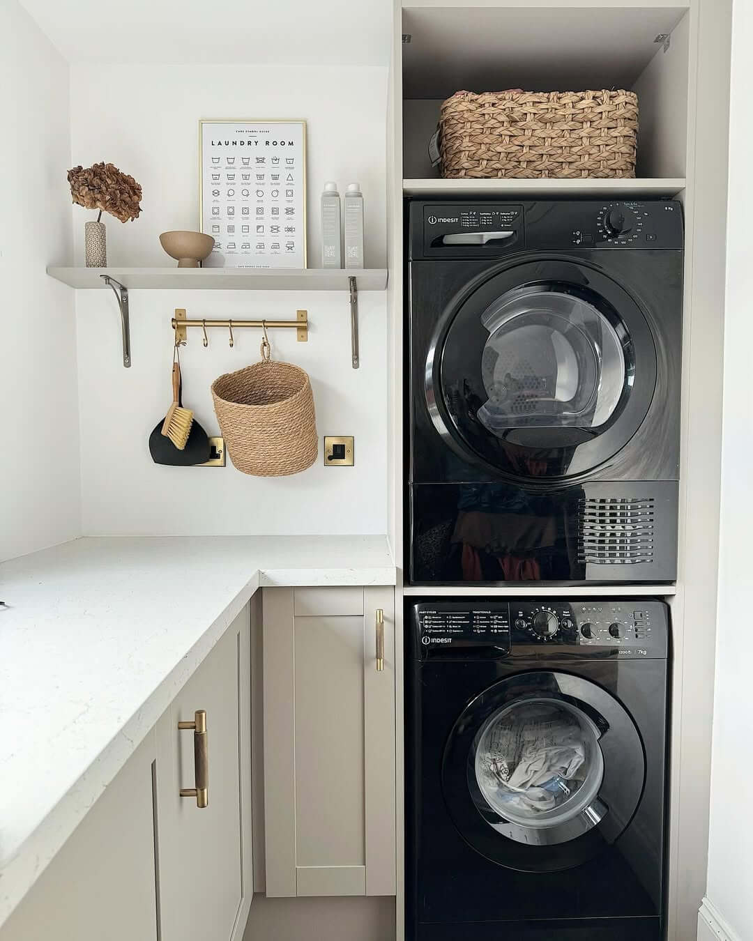 15+ Smart Laundry Room Hanging Ideas to Maximize Space & Function