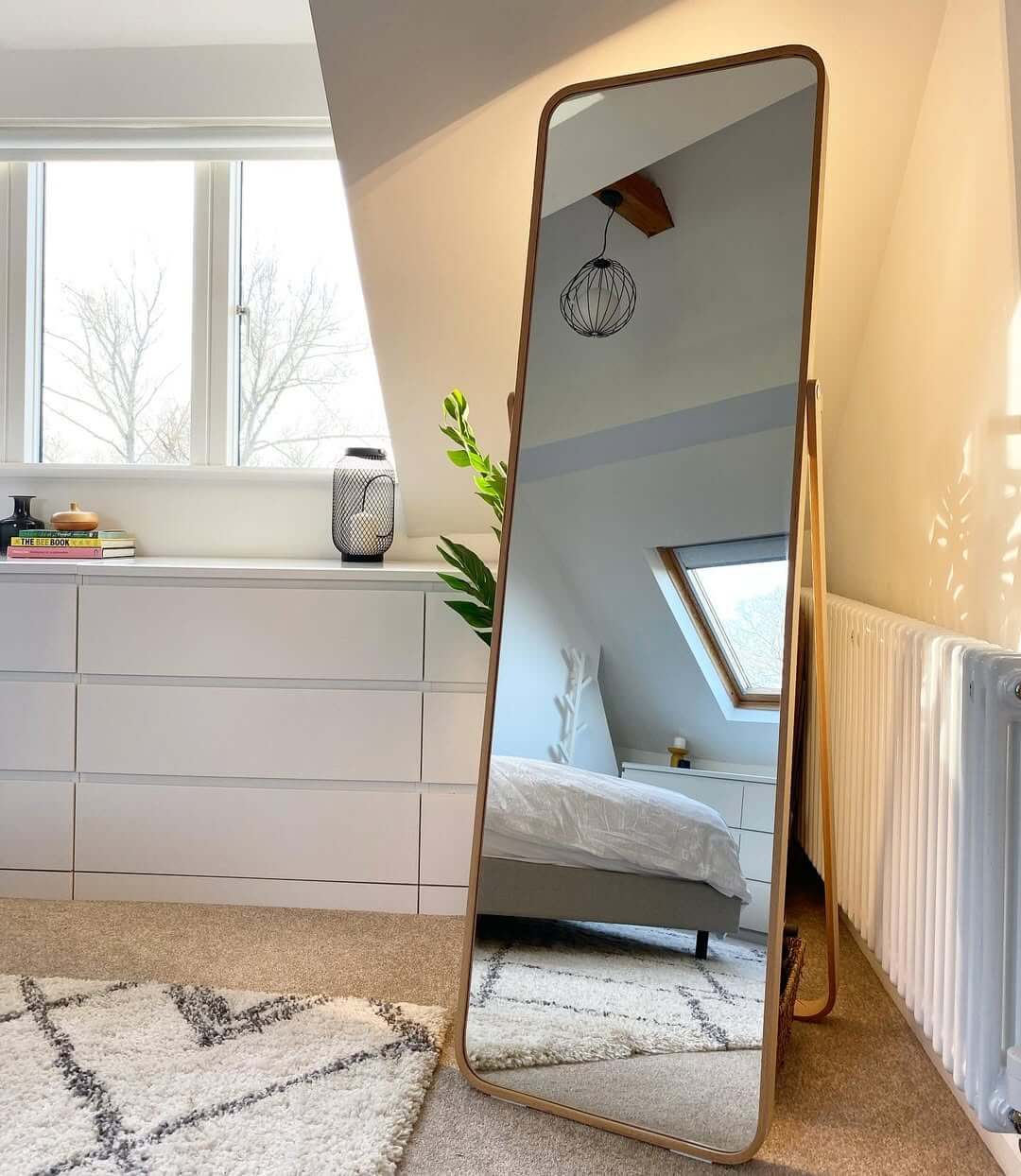 How to Incorporate a Bedroom Floor Mirror into Your Decor