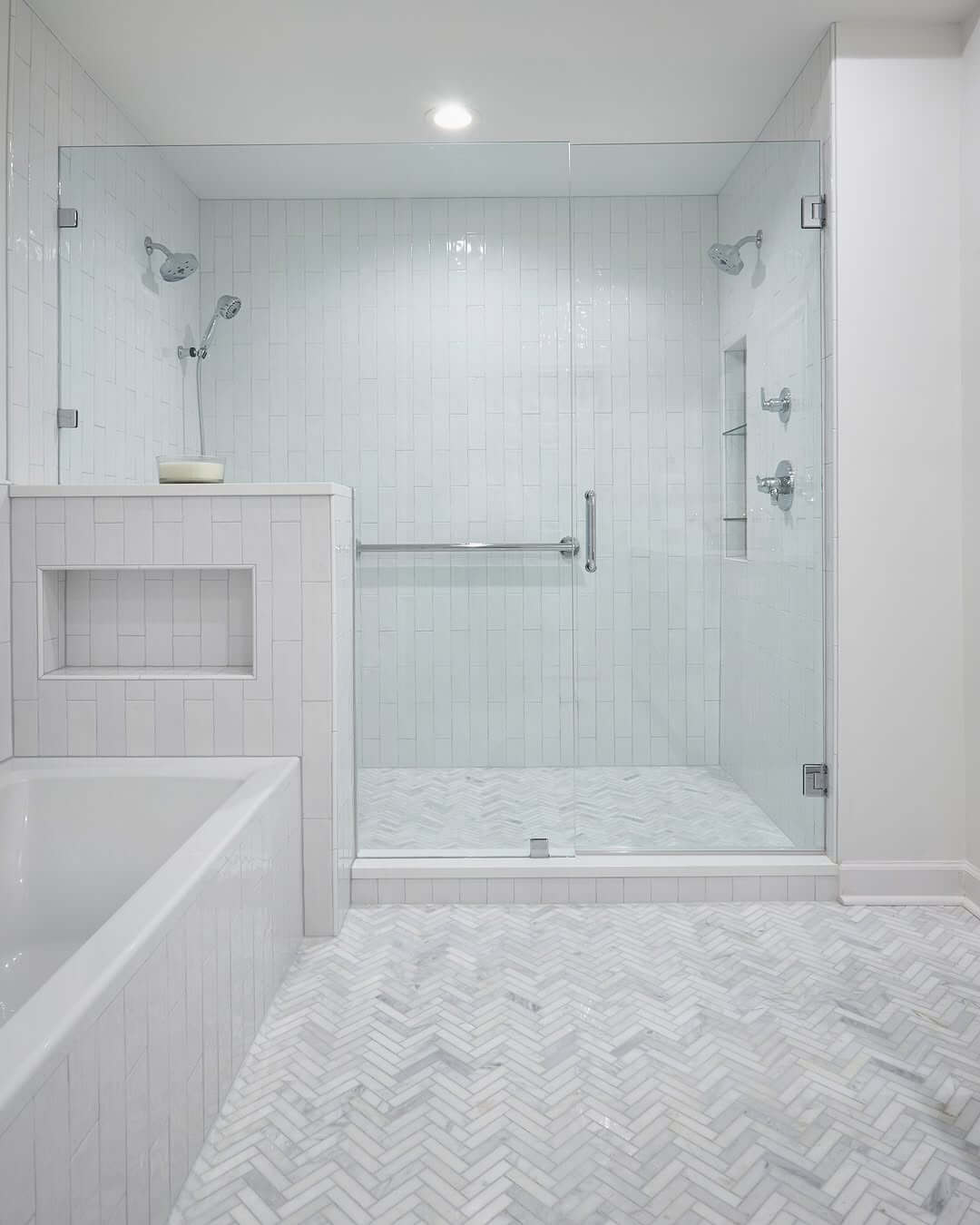 27+ Best White Bathroom Designs for a Clean & Chic Aesthetic