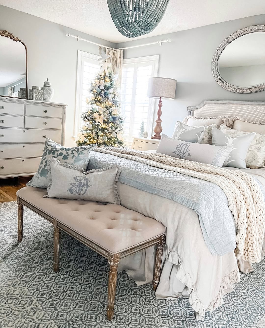 29+ Bedroom Mirror Ideas for a Chic & Elegant Look