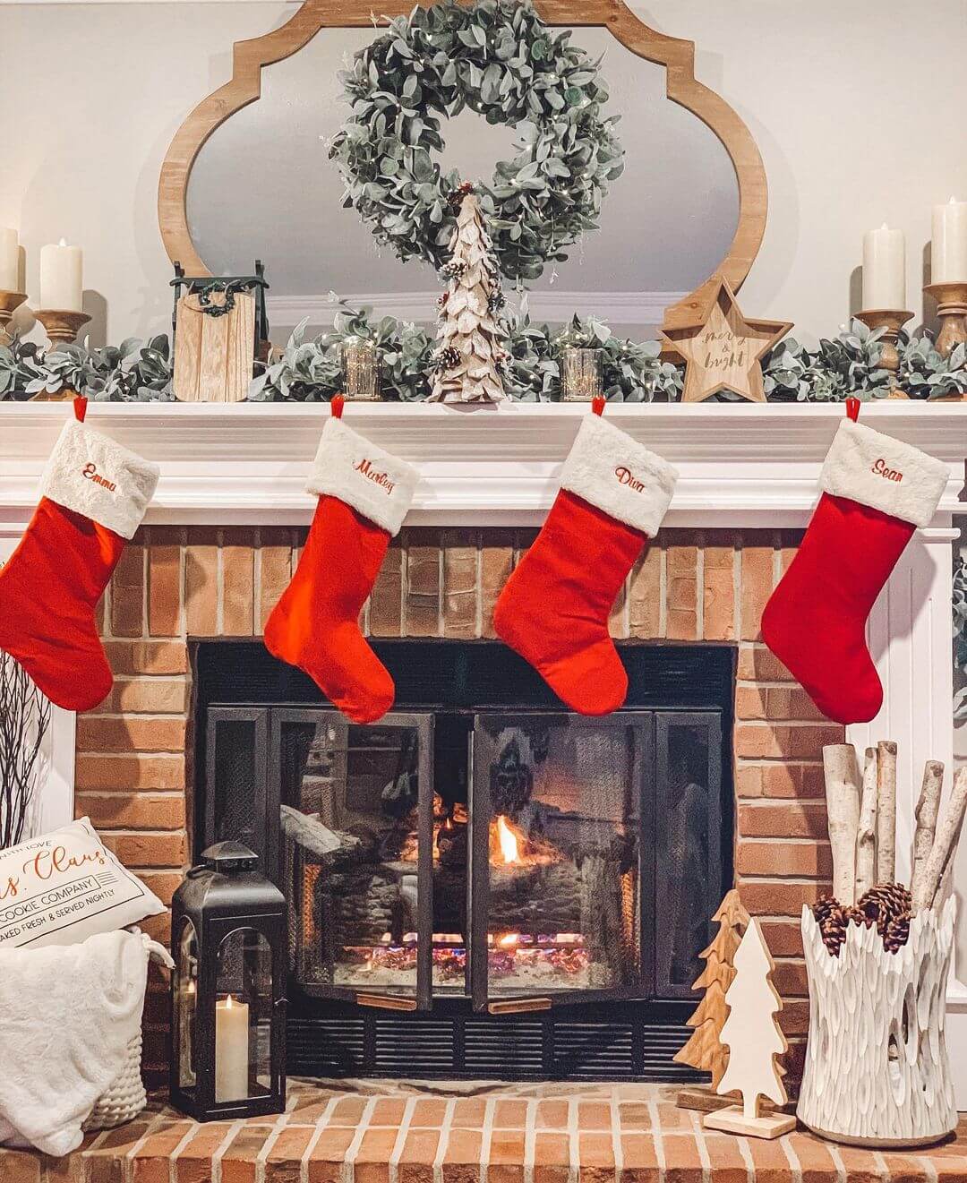 22+ Creative Christmas Mantle Decor Ideas for a Picture-Perfect Setup