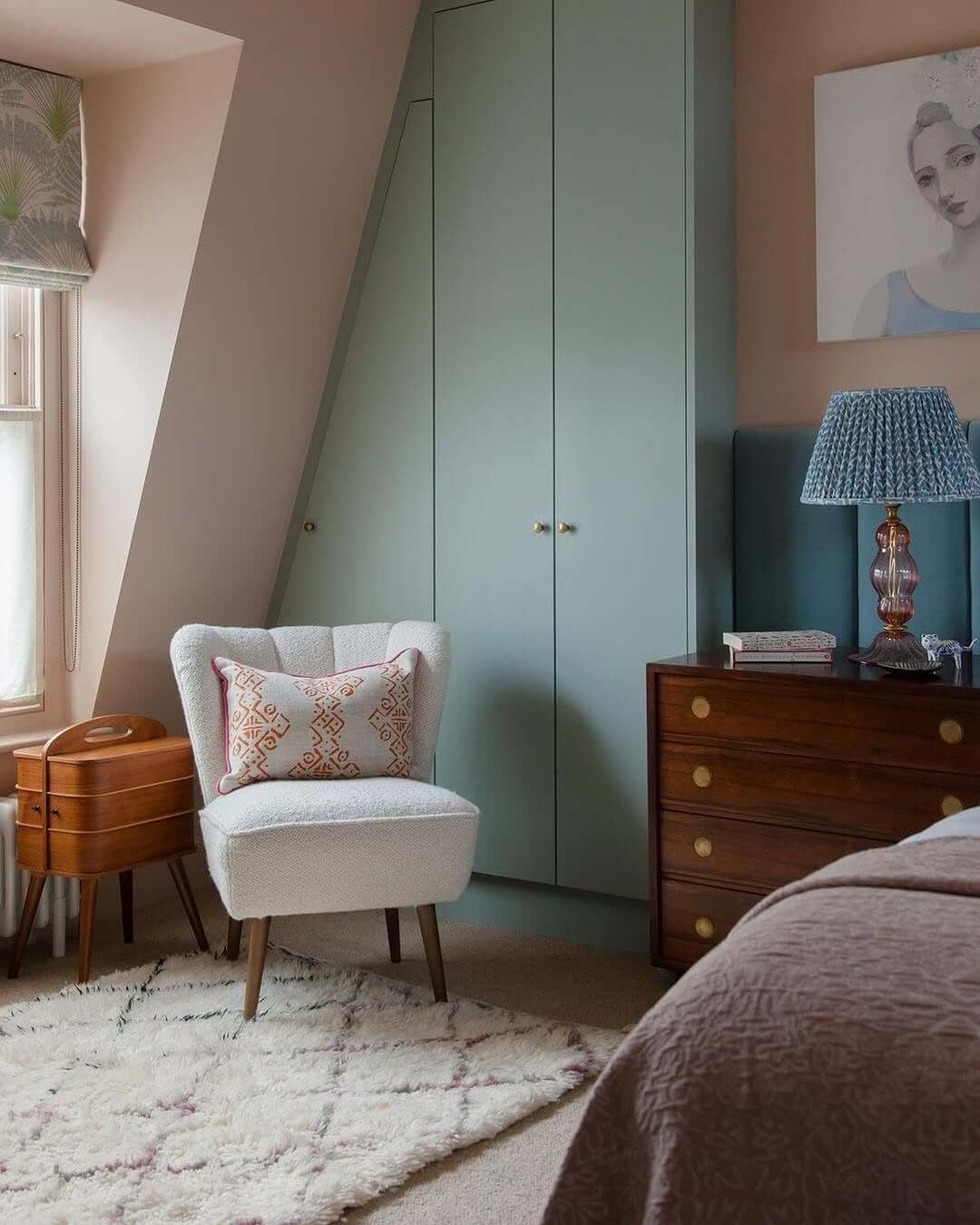 22+ Best Bedroom Chair Designs for a Comfortable & Inviting Feel