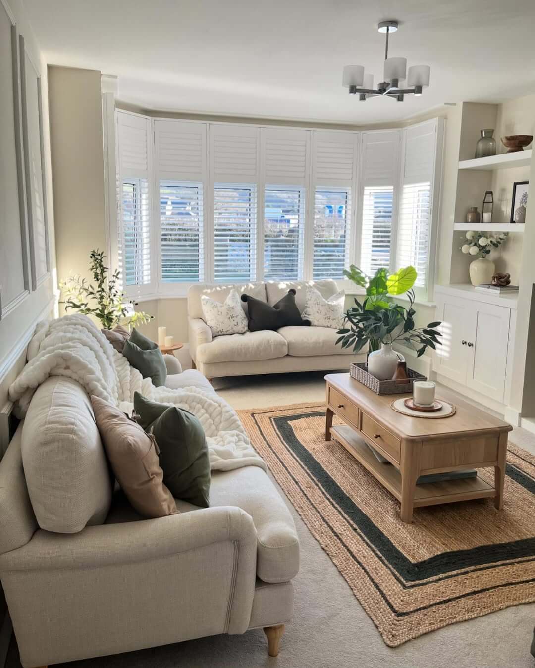 Best 30+ Neutral Living Room Designs for a Minimal & Cozy Feel