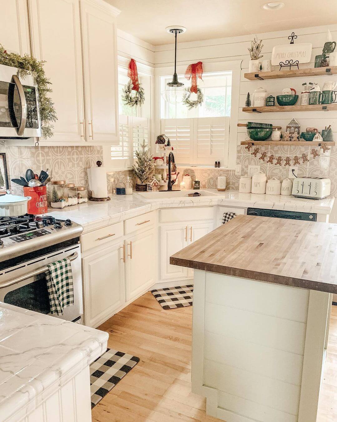 27+ Christmas Kitchen Decor: Bring Holiday Spirit to Your Cooking Space