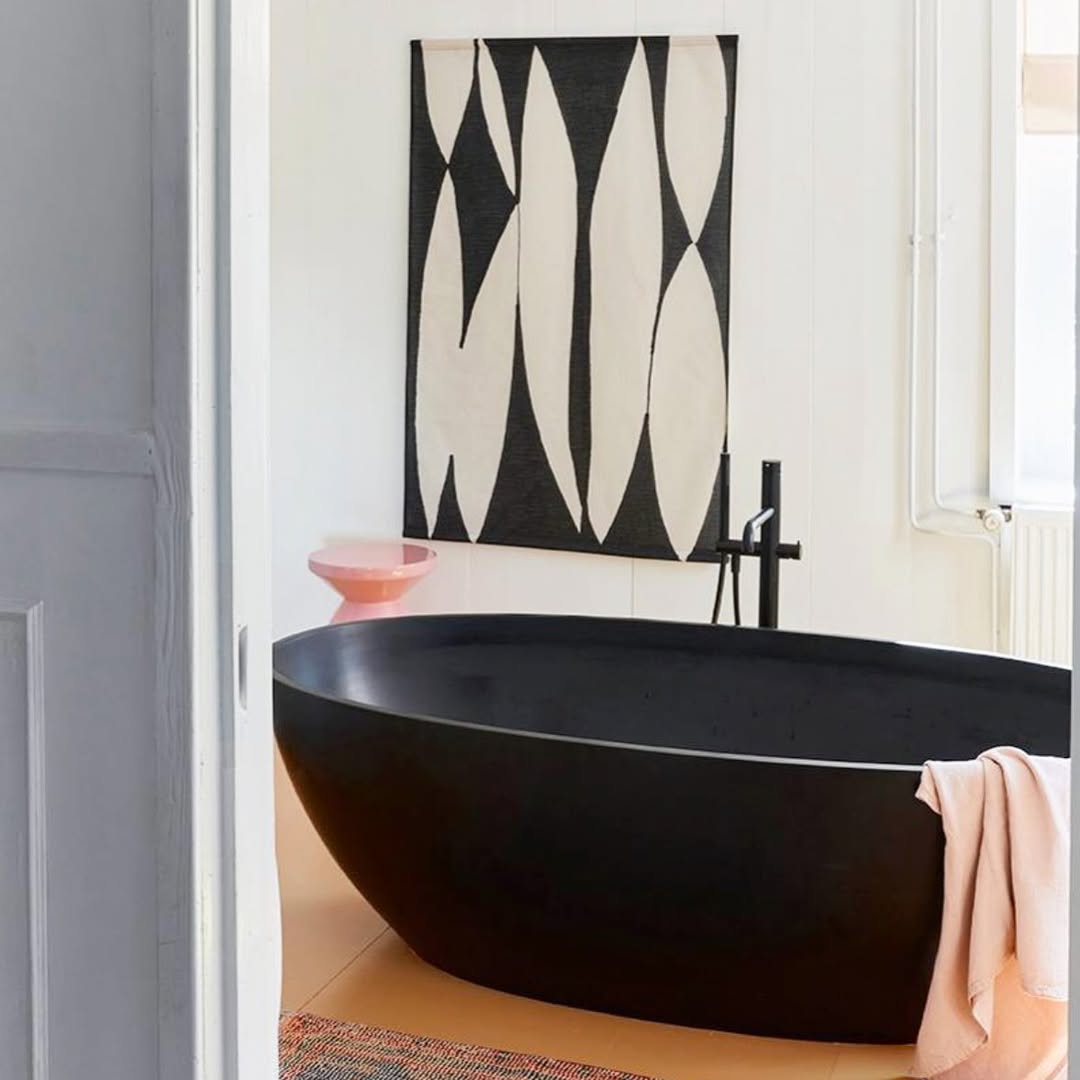 25+ Black Bathroom Hardware Ideas to Elevate Your Space