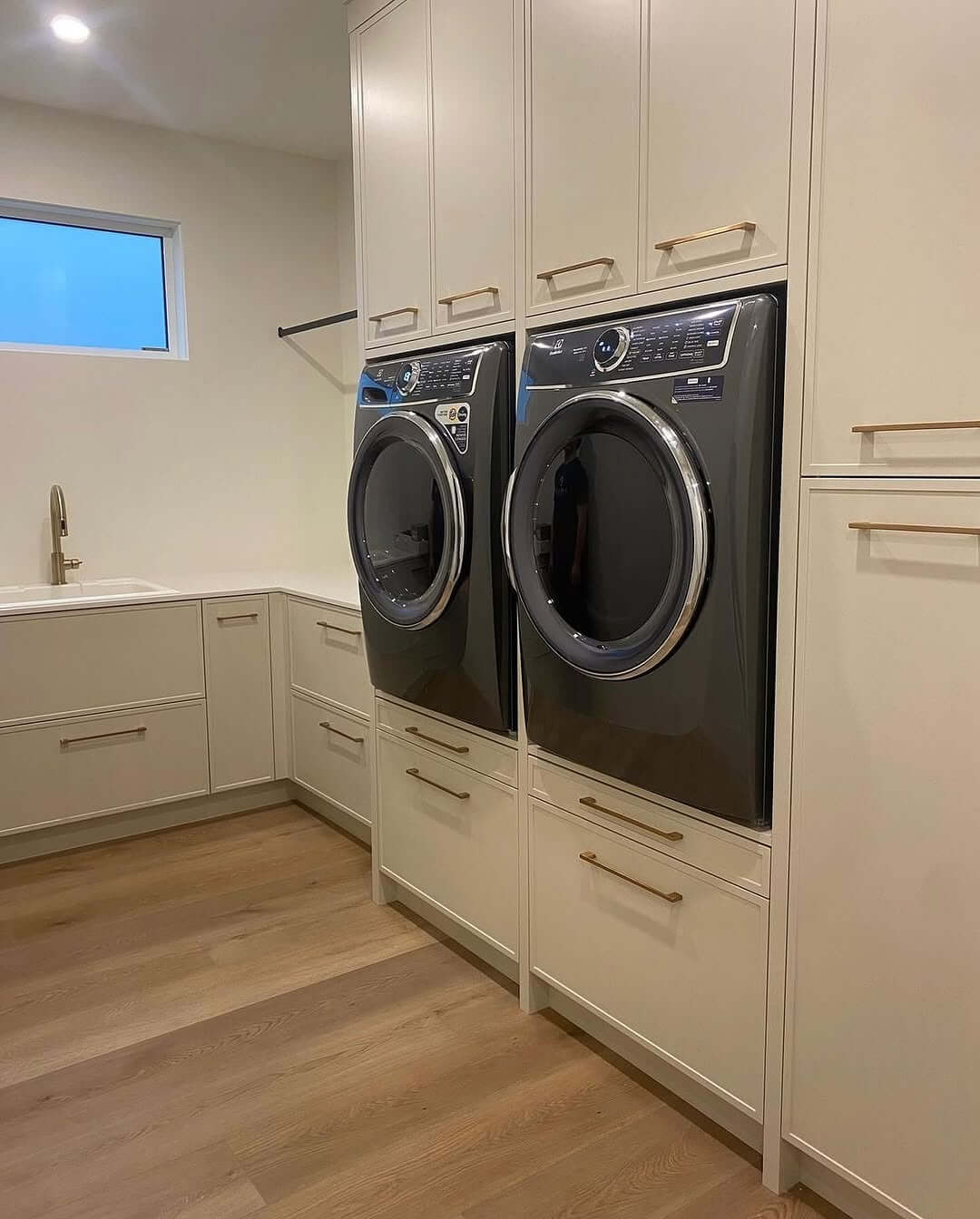 29+ Stylish Laundry Room Ideas to Maximize Space & Functionality