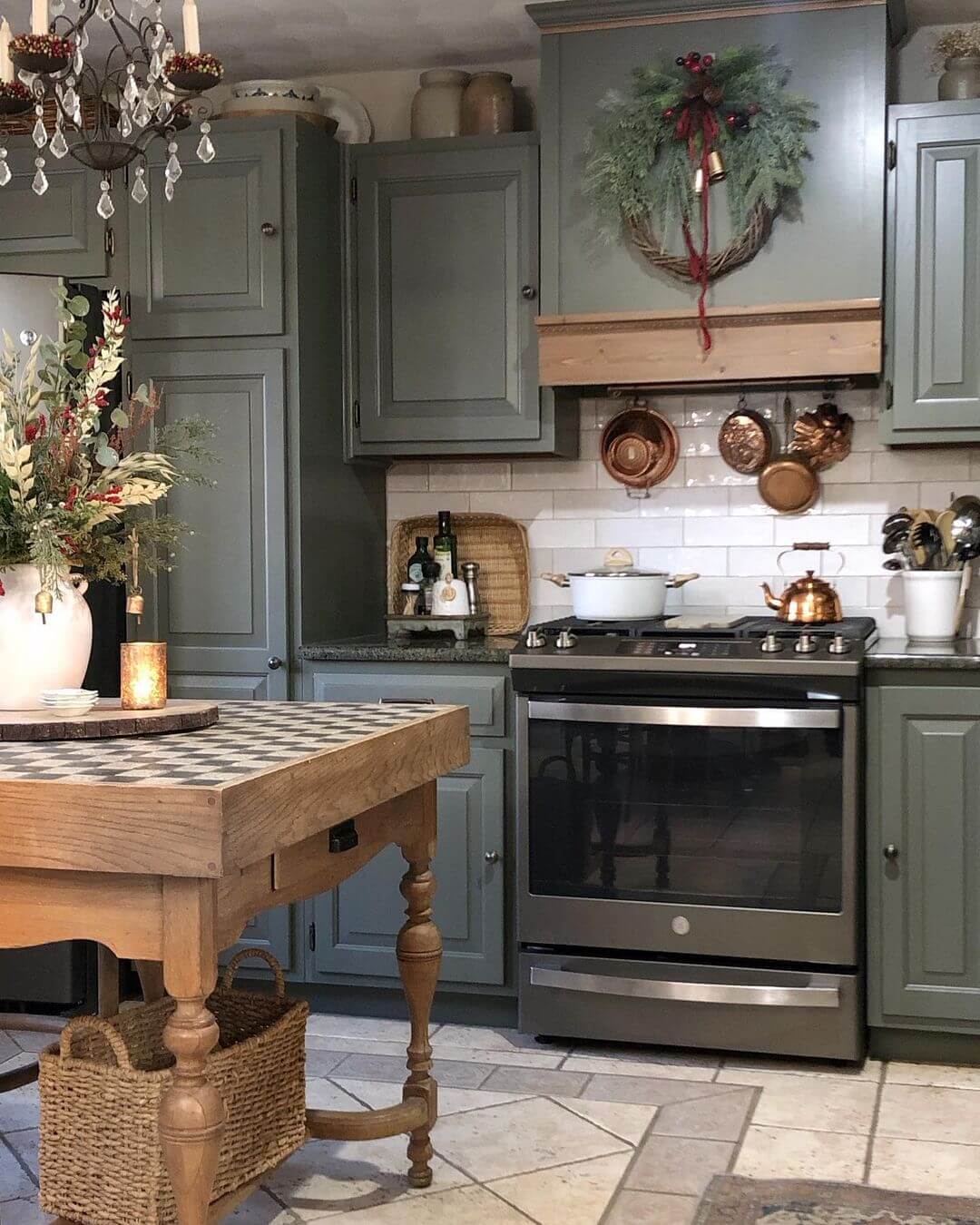 27+ Christmas Kitchen Decor: Bring Holiday Spirit to Your Cooking Space