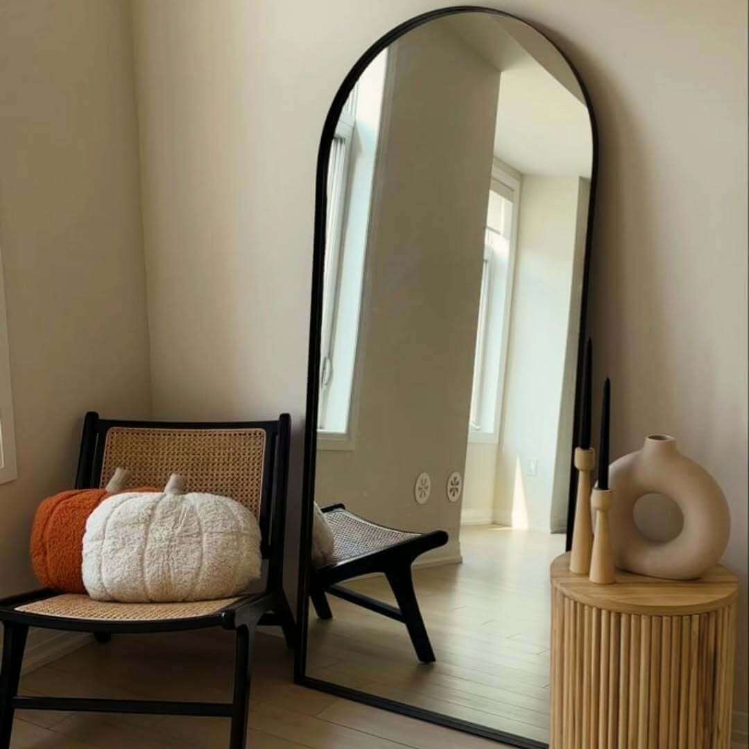 How to Incorporate a Bedroom Floor Mirror into Your Decor
