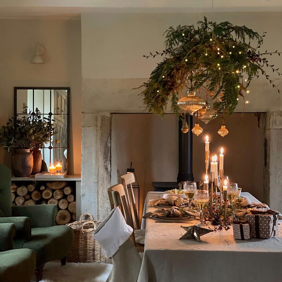 30+ Winter Table Decor Ideas for a Magical & Festive Look