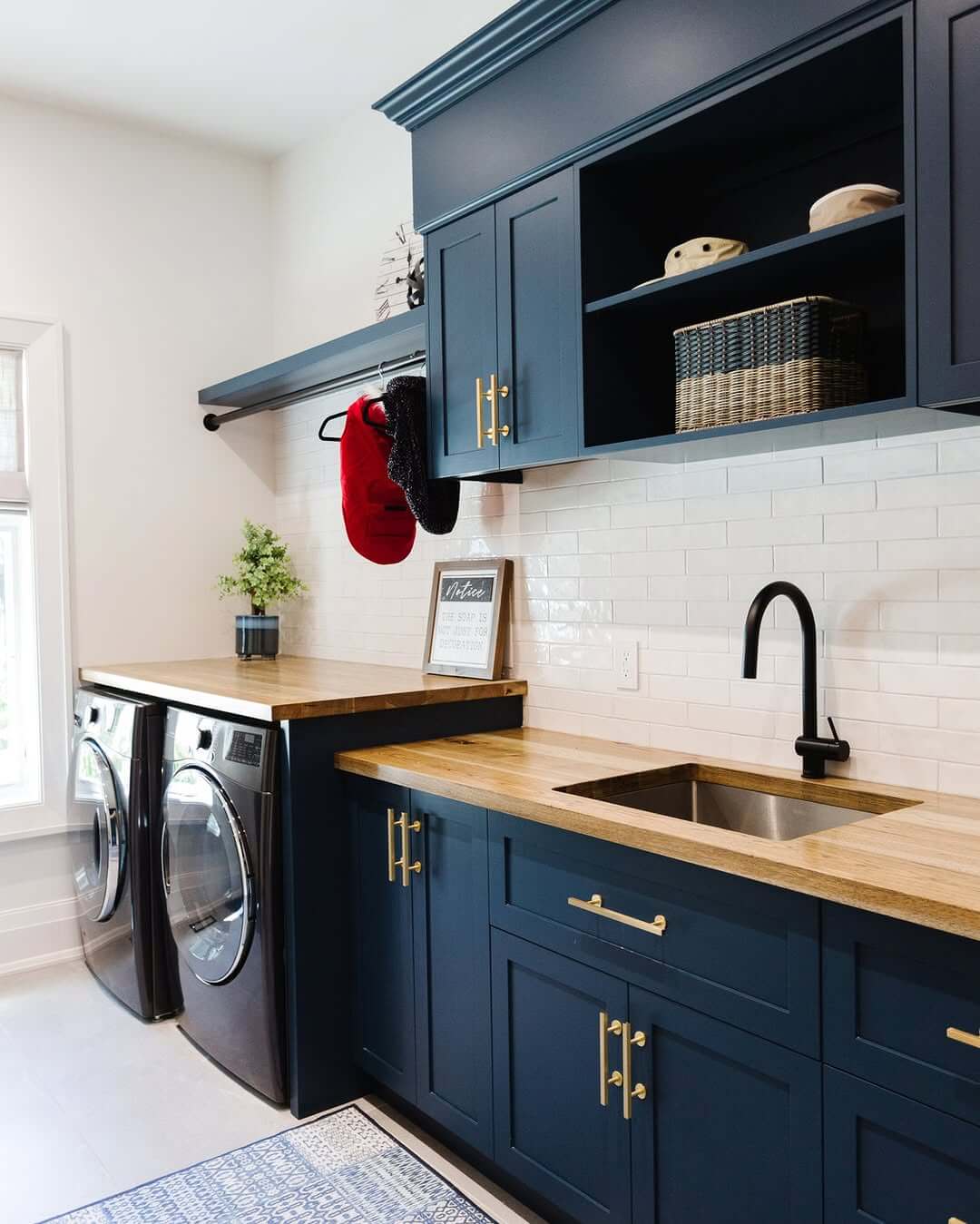 29+ Stylish Laundry Room Ideas to Maximize Space & Functionality
