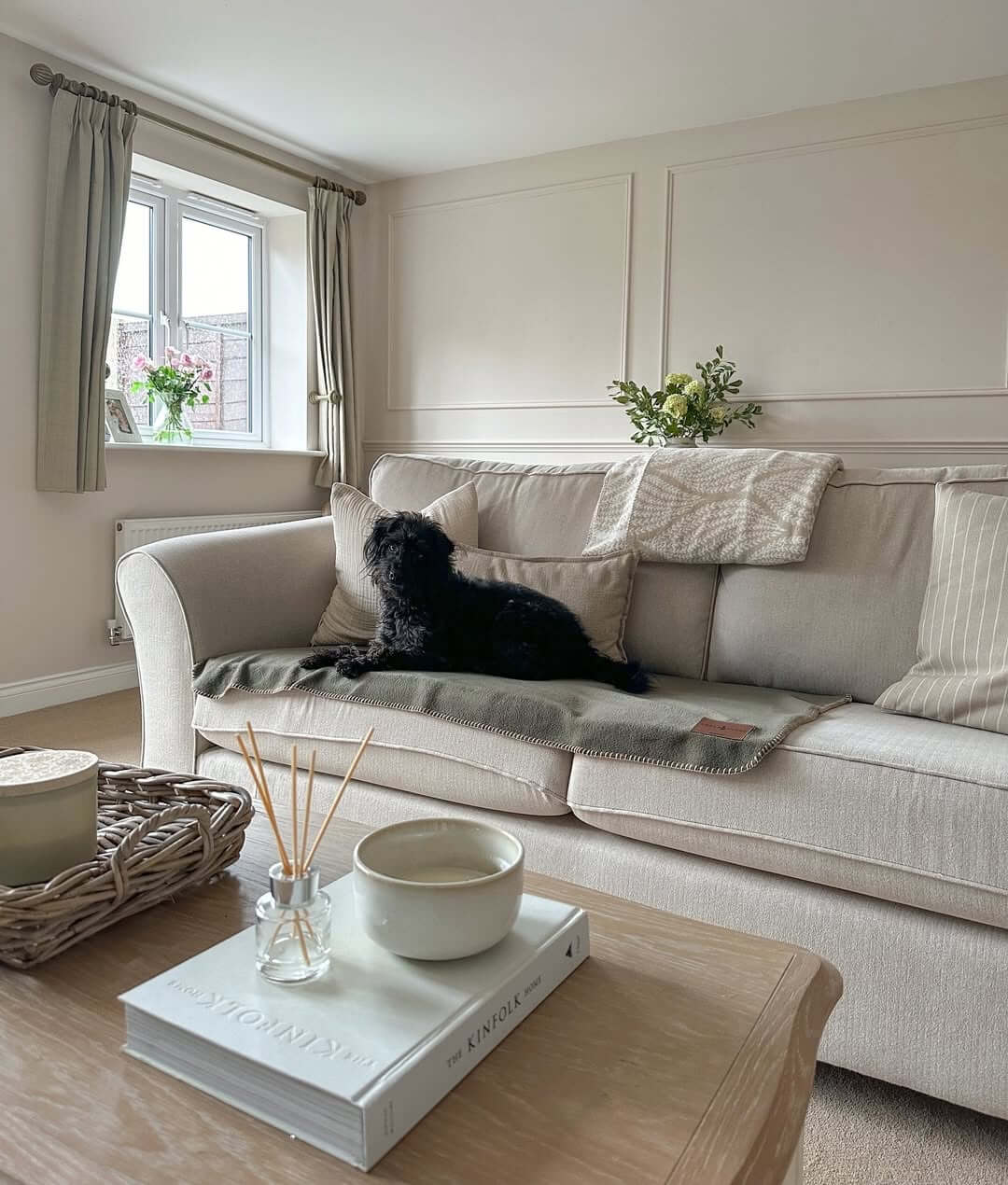 Best 30+ Neutral Living Room Designs for a Minimal & Cozy Feel