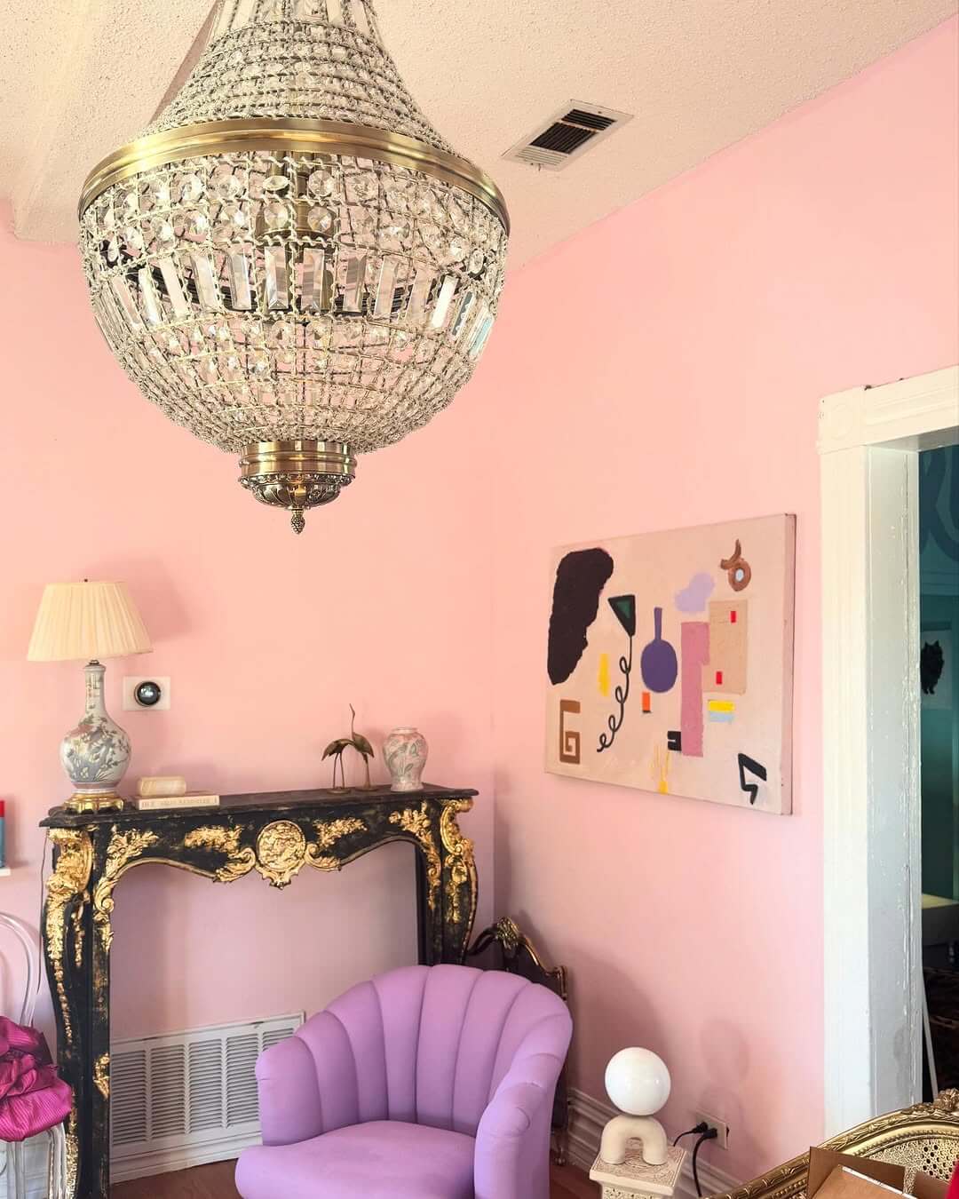 29+ Pink Living Room Ideas for a Modern & Feminine Touch